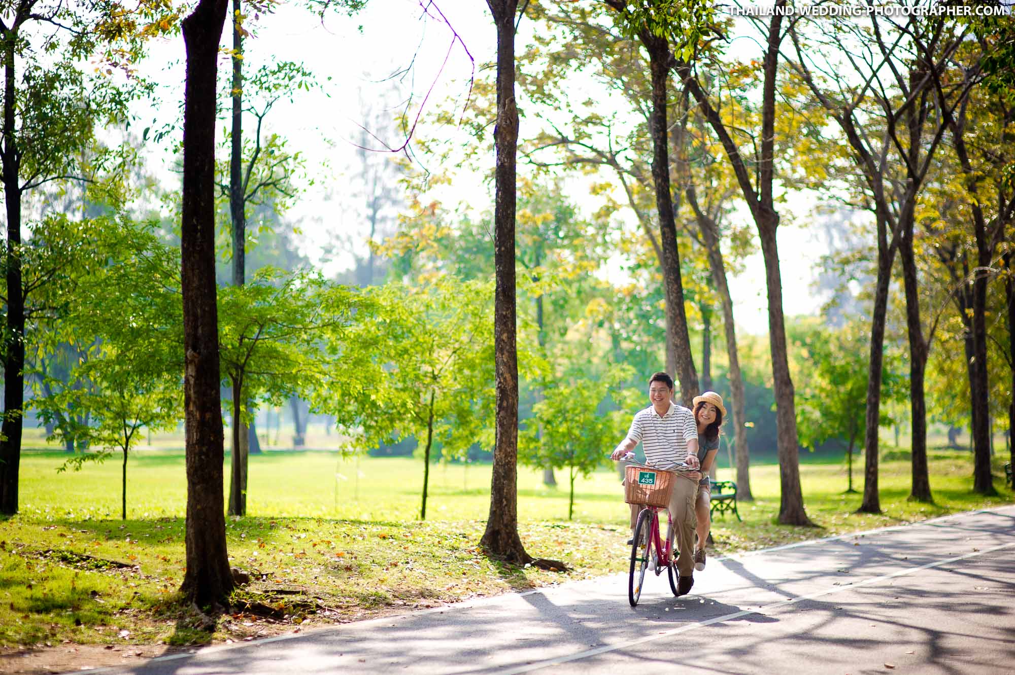 Rod Fai Park (San Rot Fai Park / The Railway Park / Wachirabenchatat ...