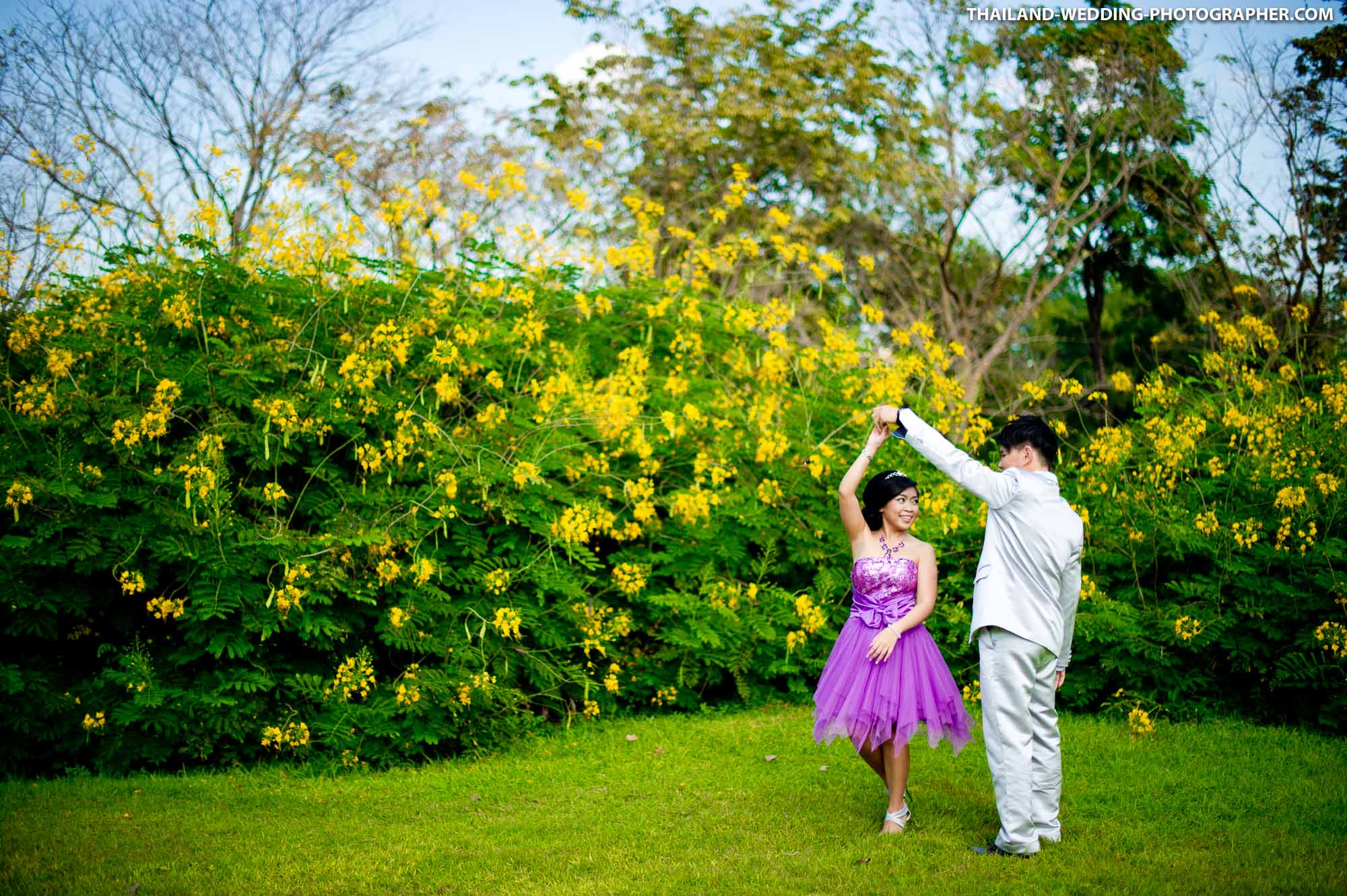 Rod Fai Park (San Rot Fai Park / The Railway Park / Wachirabenchatat ...