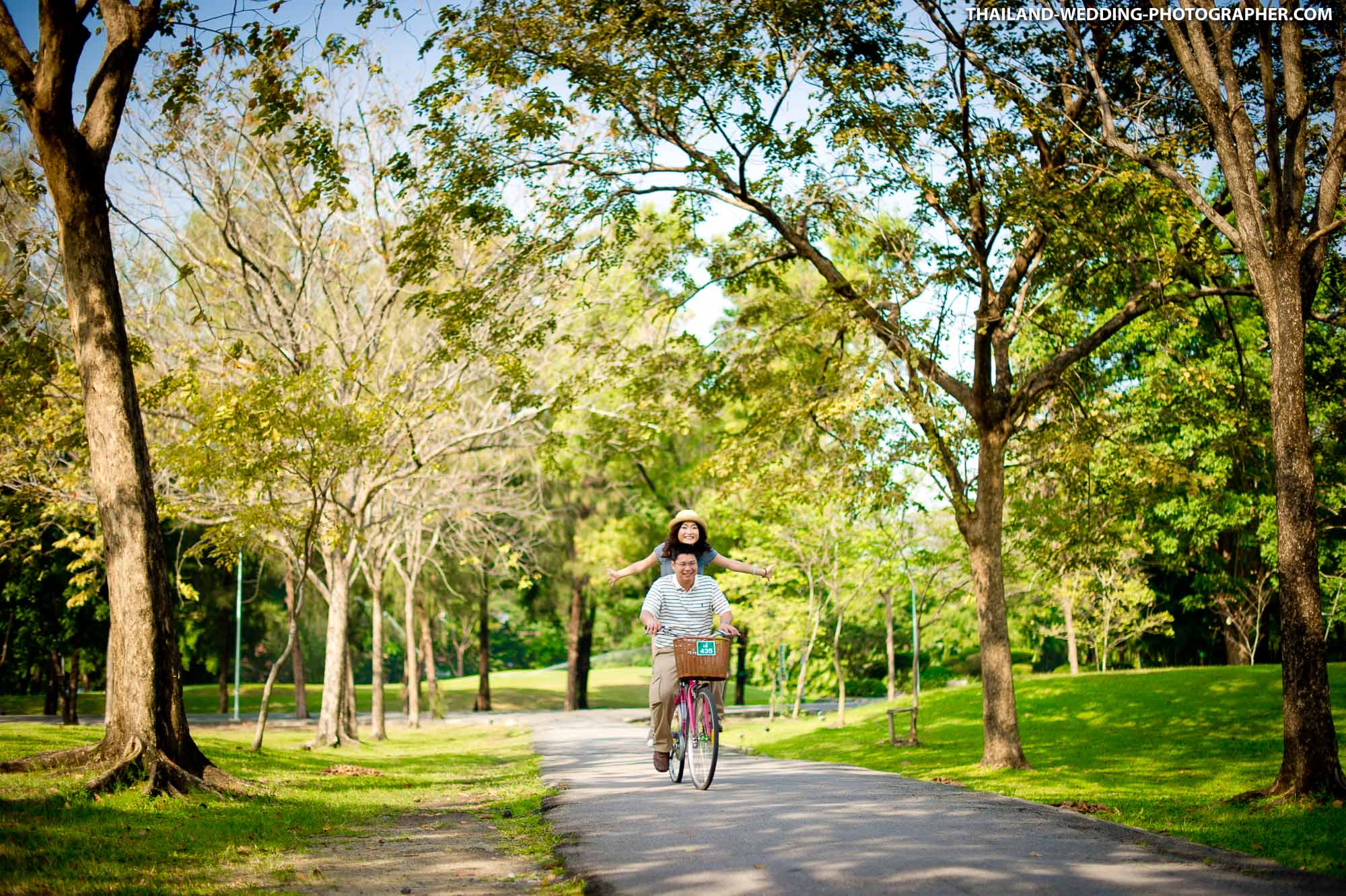 Rod Fai Park (San Rot Fai Park / The Railway Park / Wachirabenchatat ...